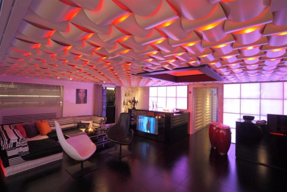 Yacht SEA FORCE ONE, Admiral | CHARTERWORLD Luxury Superyacht Charters